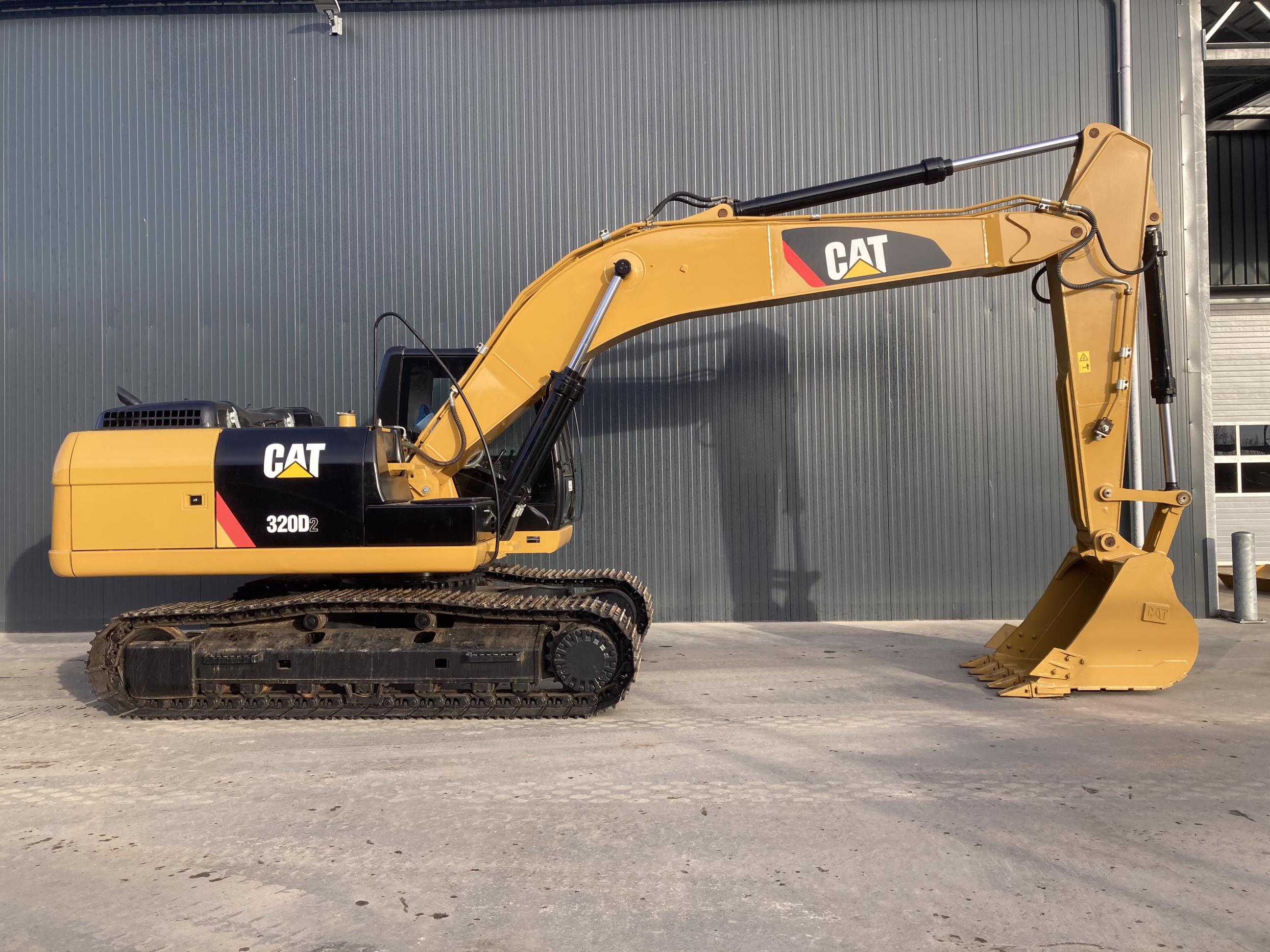 CATERPILLAR 320D2 | Smitma