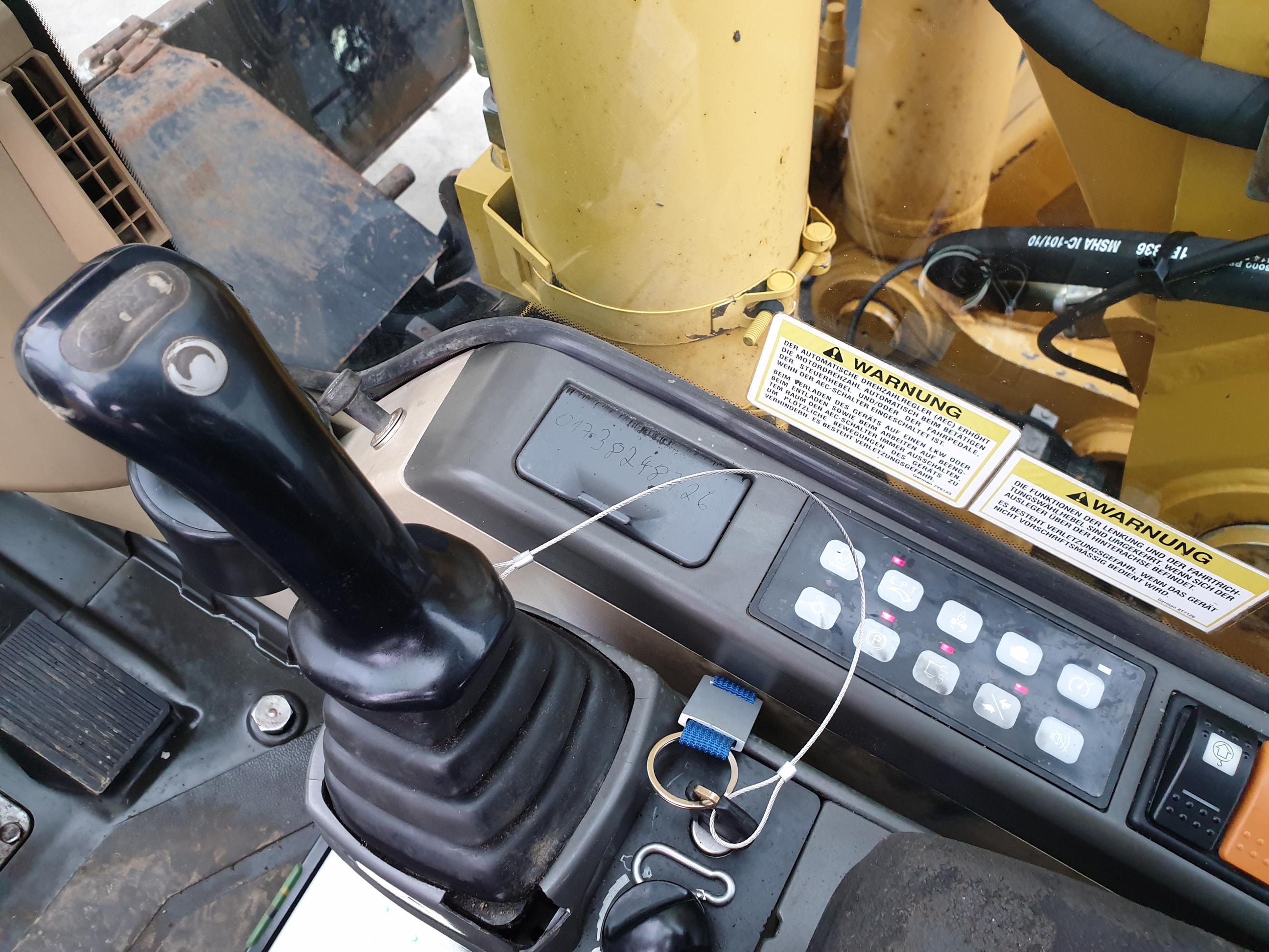 CATERPILLAR M318C | Smitma