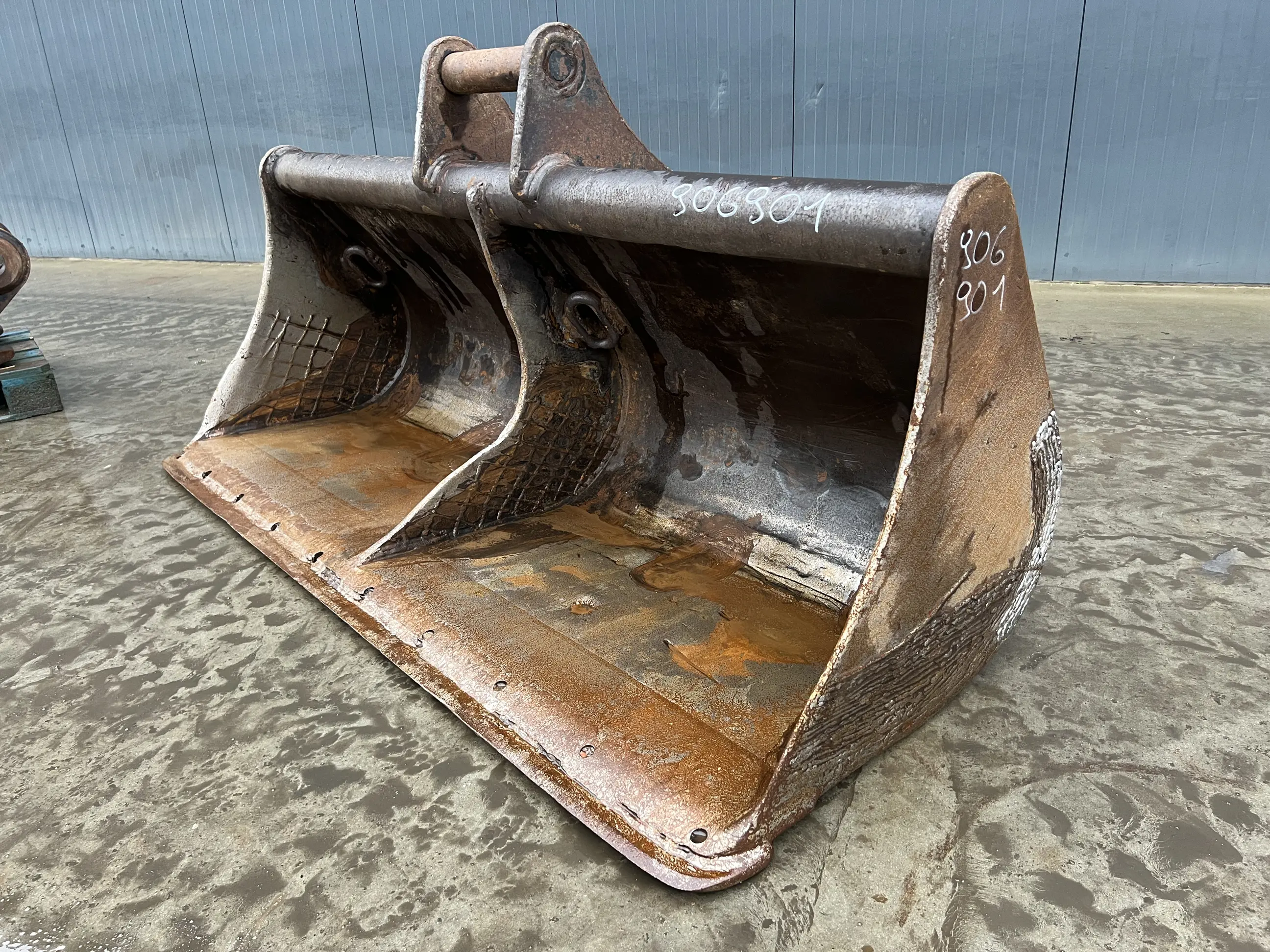 Buckets – Miller – Volvo EC210 / EC220E / ECR235 Geith – #906901 – Smitma