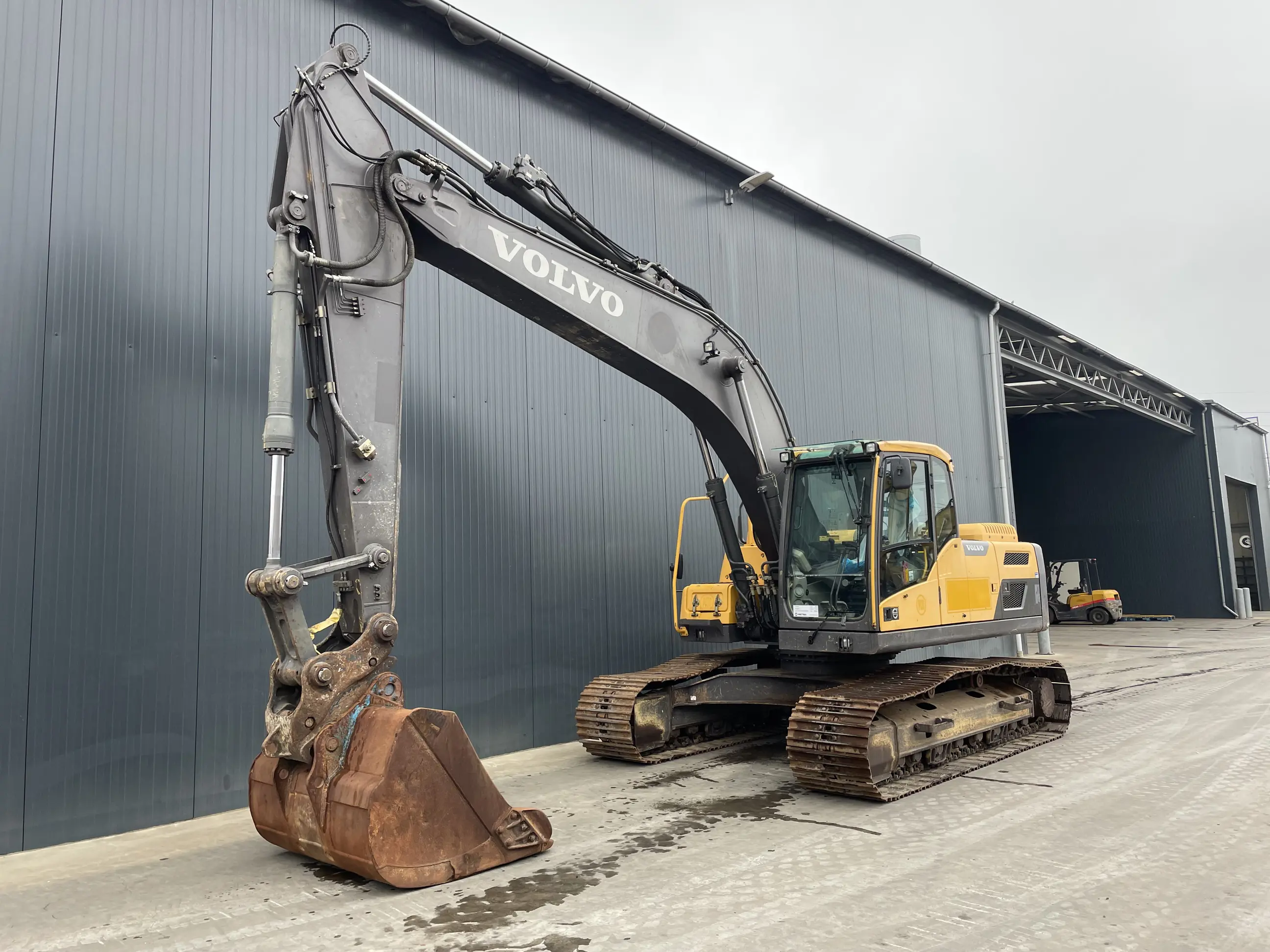 VOLVO EC220D L Smitma